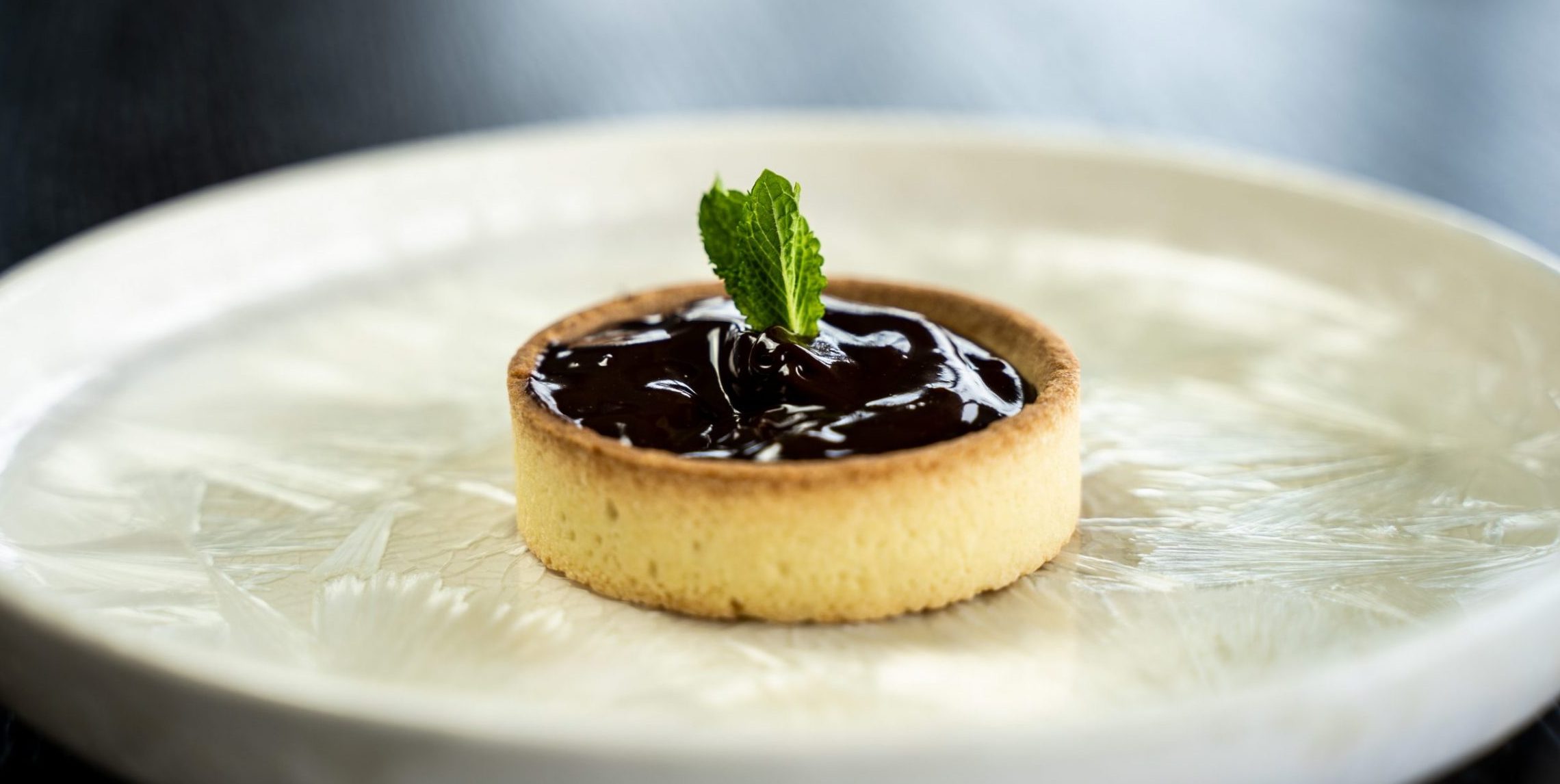 Mini Trendy Shell with Chocolate Ganache and Mint - Pidy Global